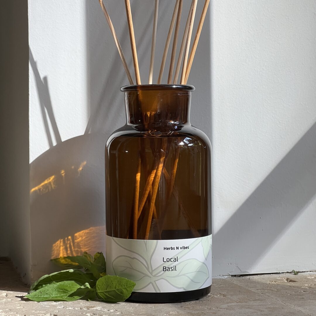 Herbs N Vibes מפיץ ריח Local Basil - Candle Club